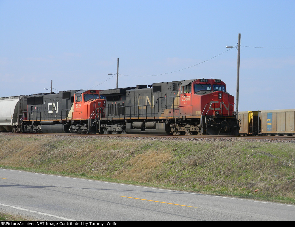 CN 2566 and CN 5727 Lead UP Train MNLAS-13